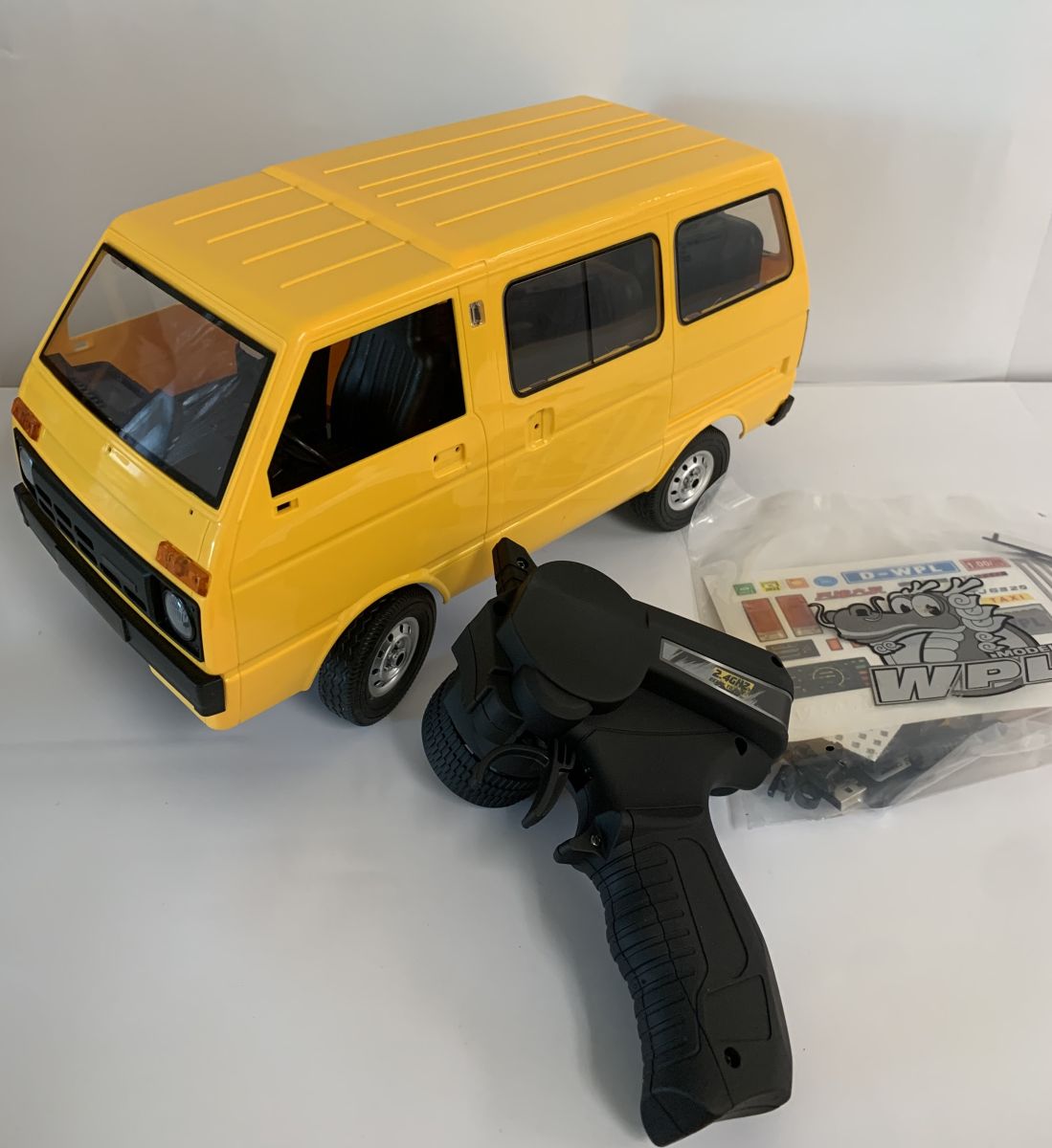 Rtr Rc Van Yellow 1/10 2.4 Ghz - Emery Distributors
